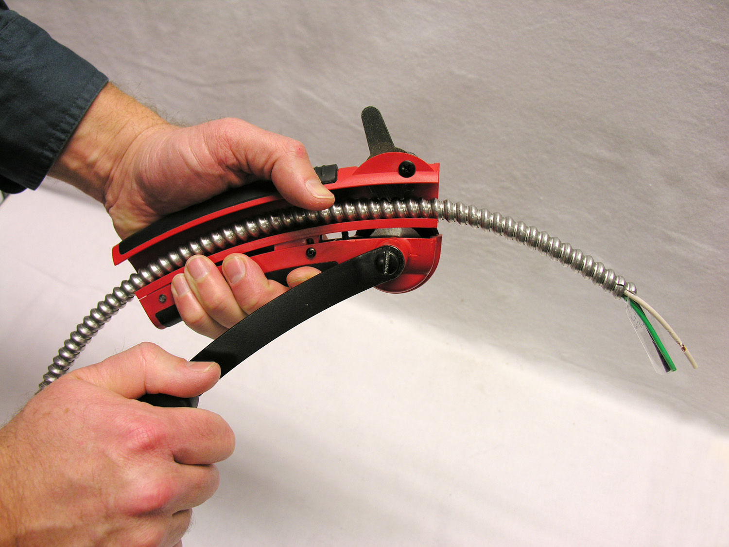 BX Armor Cable Cutter, Cuts BX, MC, AC, and Liquid Tight 3/8-Inch Conduit